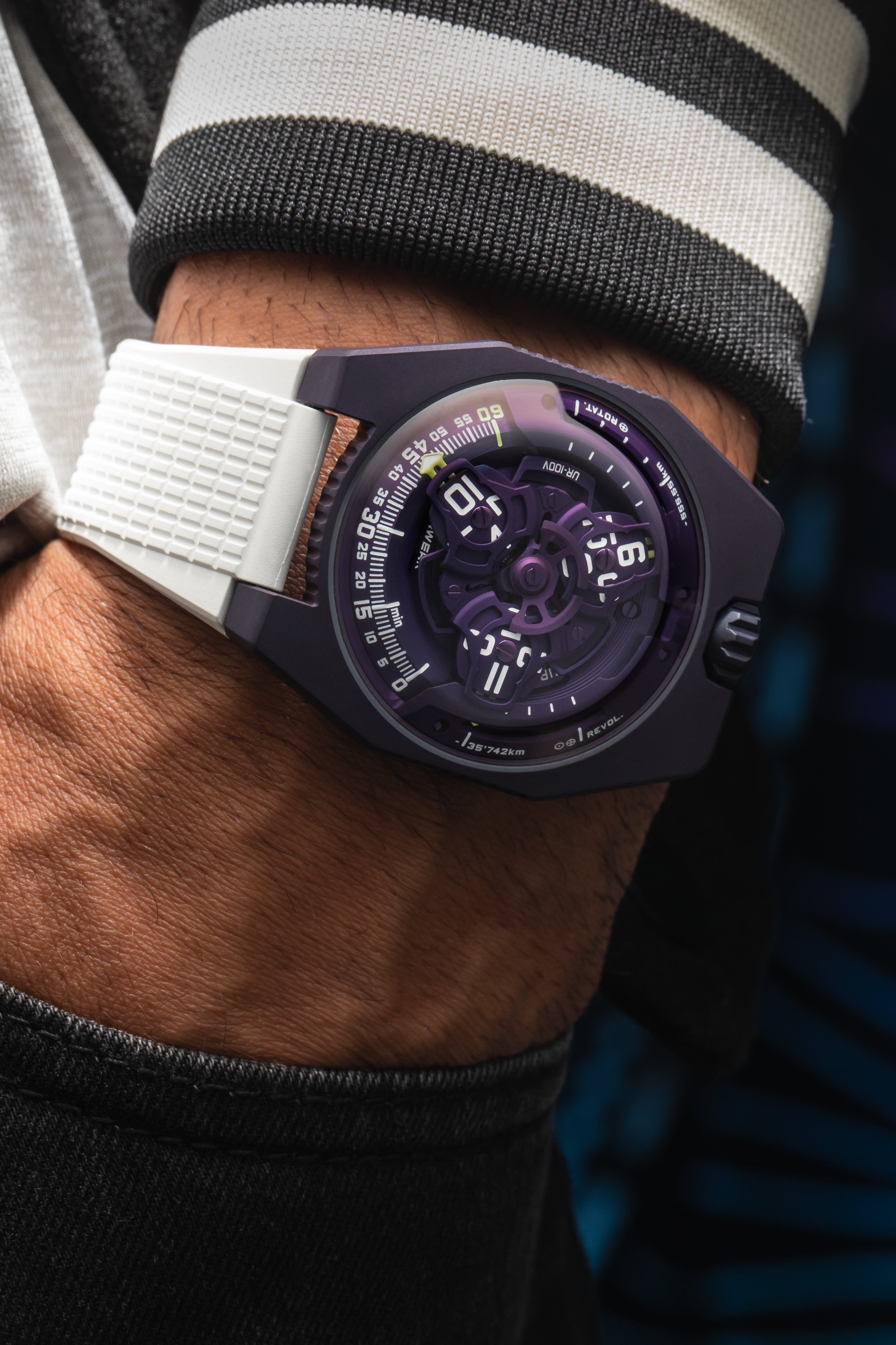 URWERK UR-100 Ultraviolet – albiniprassa